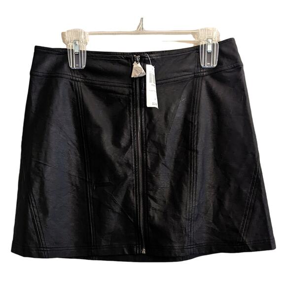 Hot Topic | Skirts | Nwt Hot Topic Black Polyurethane Faux Leather Zip ...